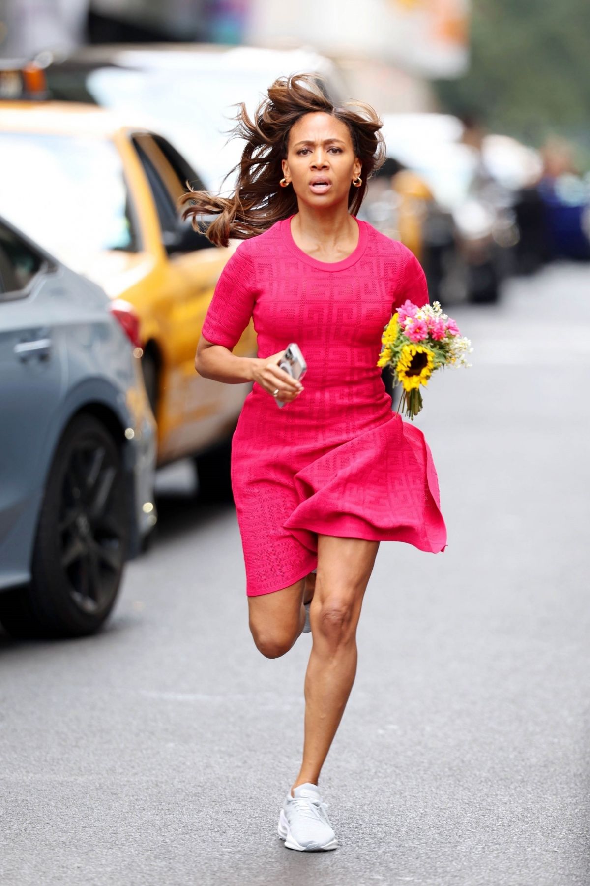 NICOLE BEHARIE Filming Scenes for The Morning Show next to Madison ...