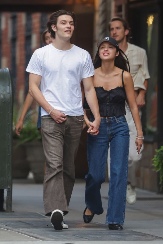 OLIVIA RODRIGO and Louis Partridge Out in New York 07/18/2024 – HawtCelebs