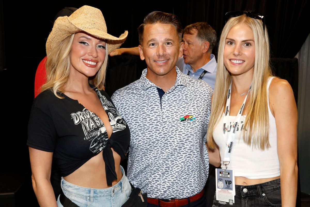 PAIGE SPIRANAC Serves as Honorary Pace Car Rider at NASCAR Cup Series ...