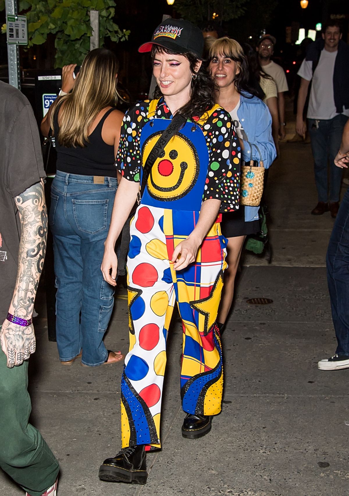 SARAH SILVERMAN Leaves Her Comedy Show Performance in Philadelphia 08 ...