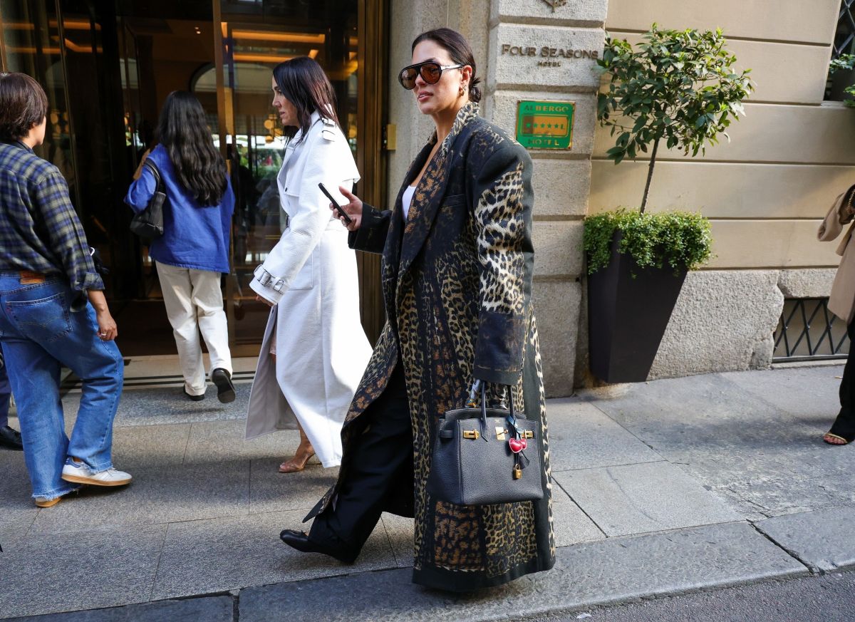 ASHLEY GRAHAM Out with Friends at Milan Fashion Week 09/20/2024 ...