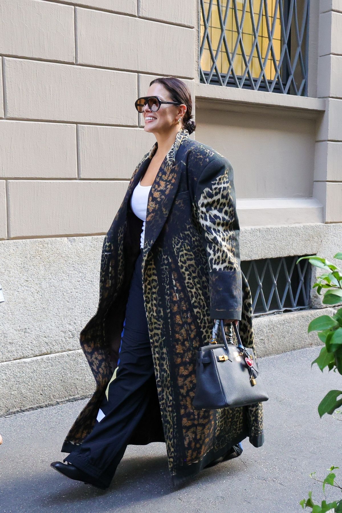 ASHLEY GRAHAM Out with Friends at Milan Fashion Week 09/20/2024 ...