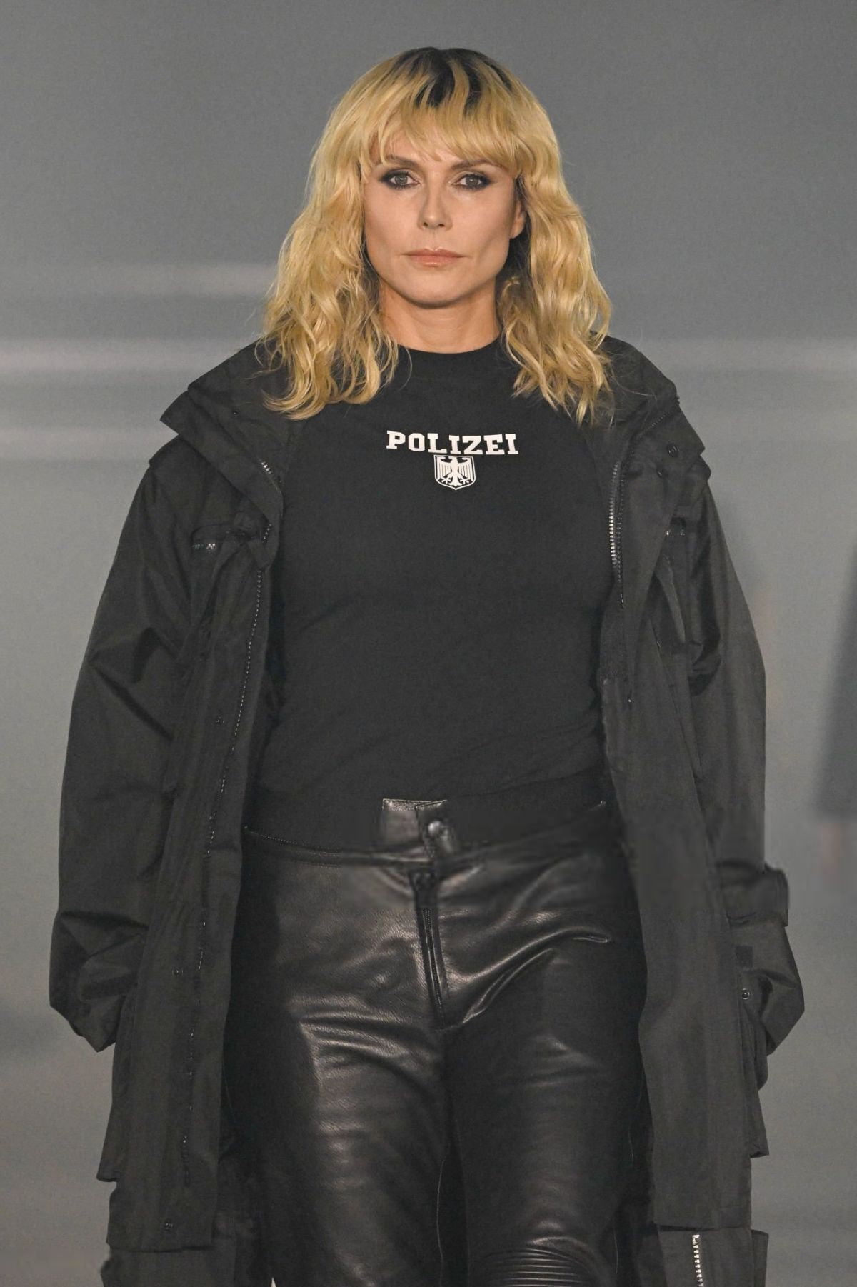 HEIDI KLUM Walks Vetements Runway Show at Paris Fashion Week 09/27/2024 ...