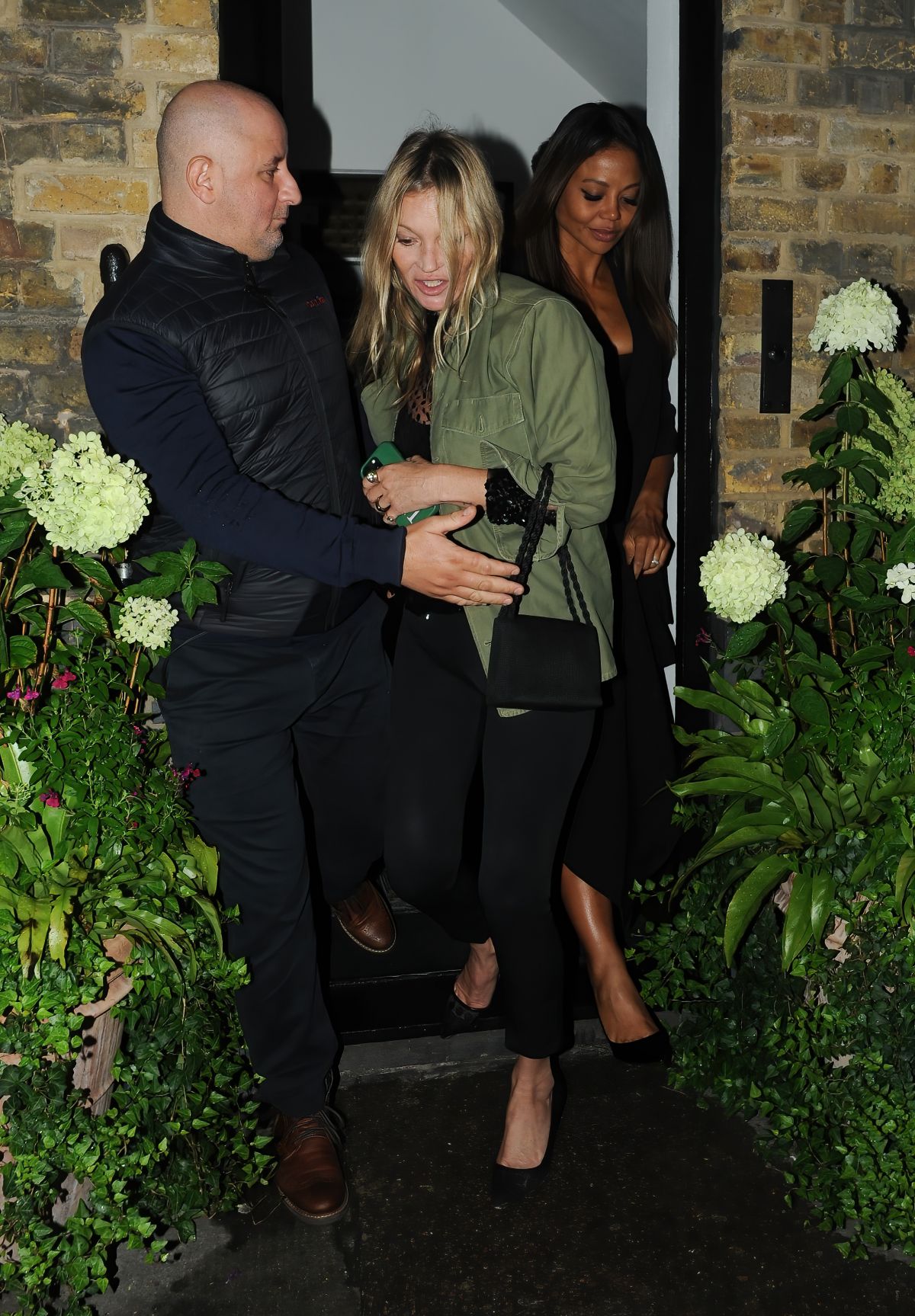 KATE and LOTTIE MOSS Leaves Chiltern Firehouse with EMMA THYNN and ...