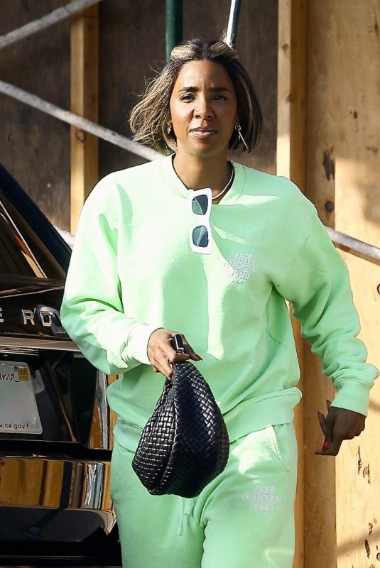 KELLY ROWLAND Out and About in Studio City 09/13/2024 – HawtCelebs
