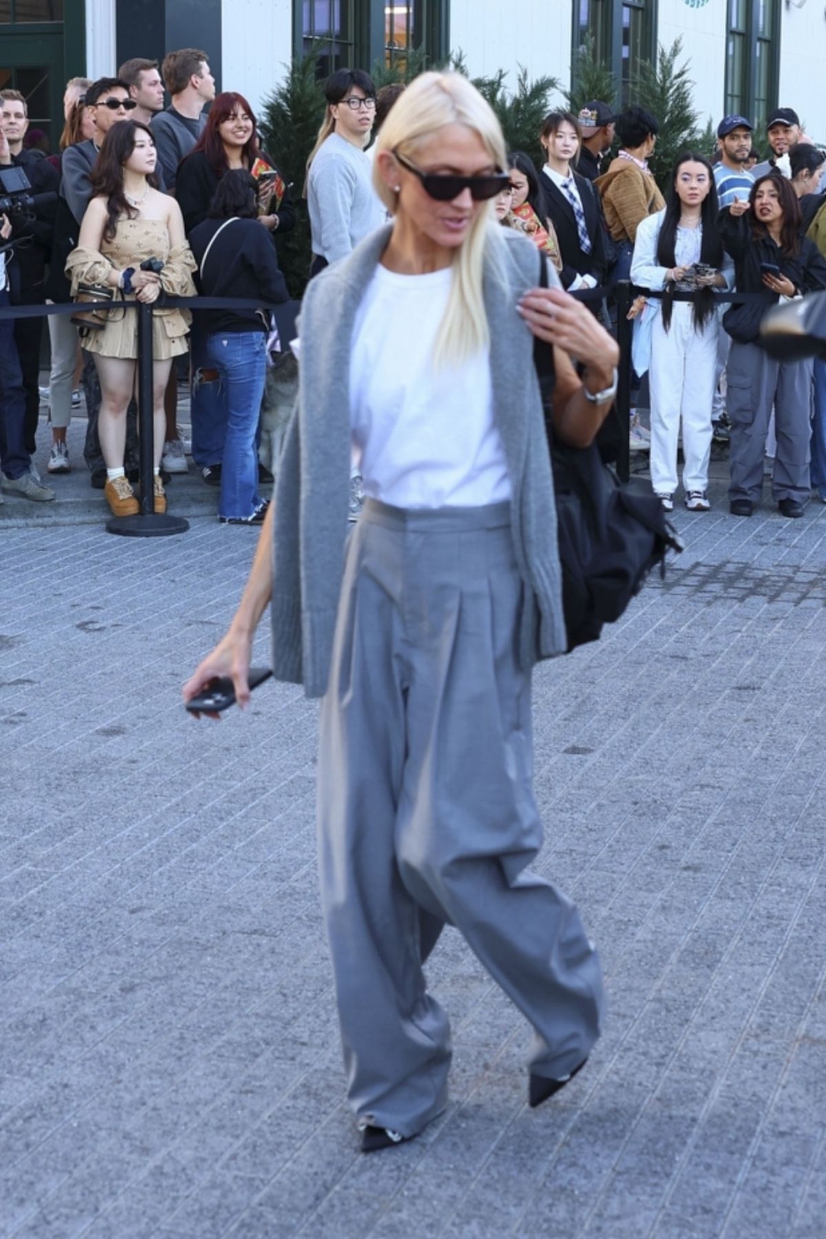ZANNA ROBERTS RASSI Arrives at Tommy Hilfiger Fsahion Show in New York ...