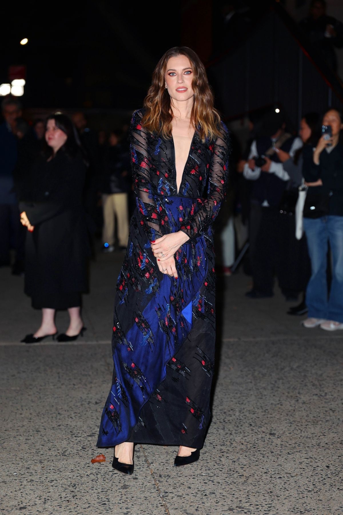 ALLISON WILLIAMS Arrives at Giorgio Armani Women’s SS25 Fashion Show in ...
