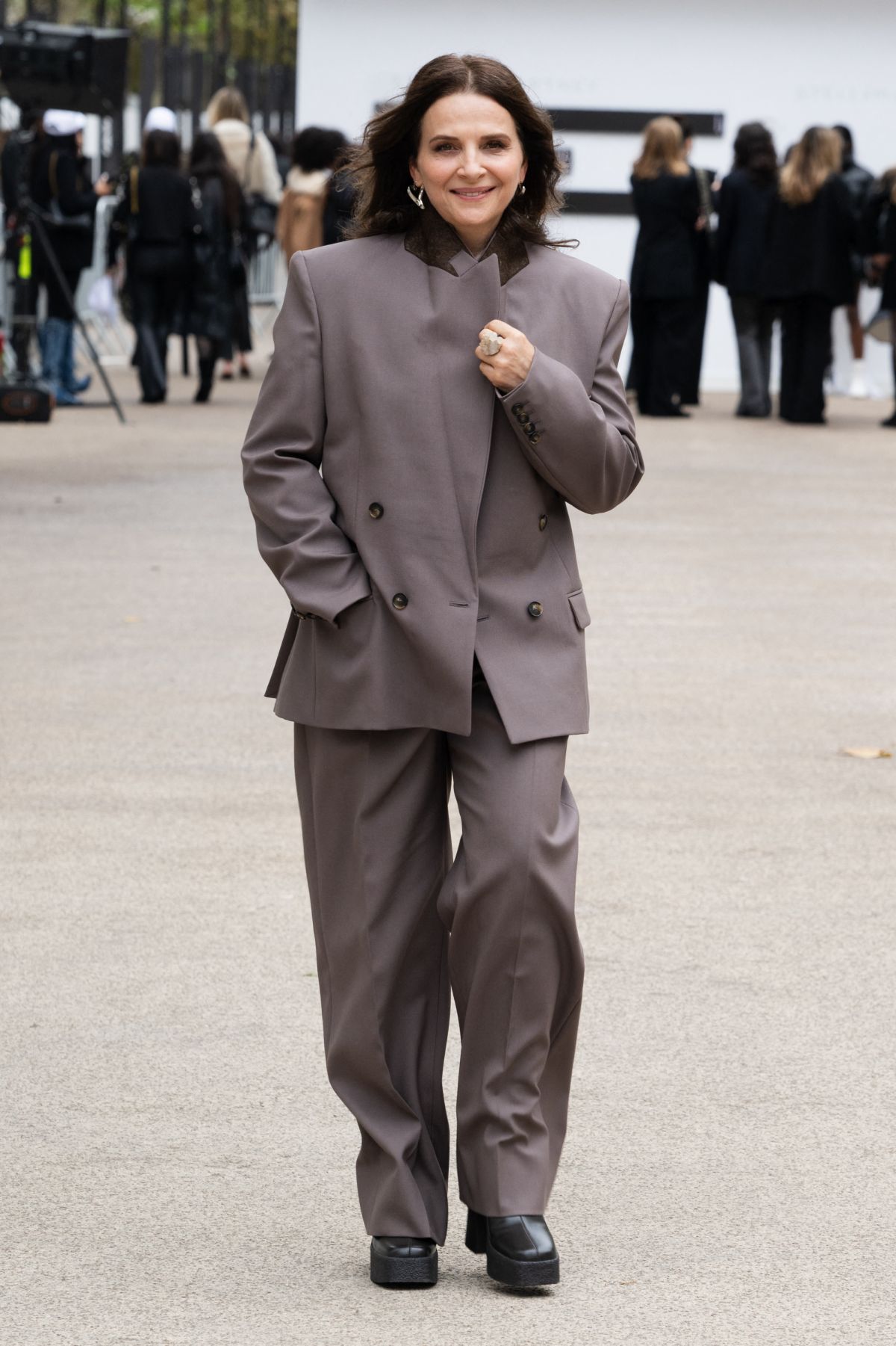 JULIETTE BINOCHE Arrives at Stella McCartney Womenswear Spring-Summer ...