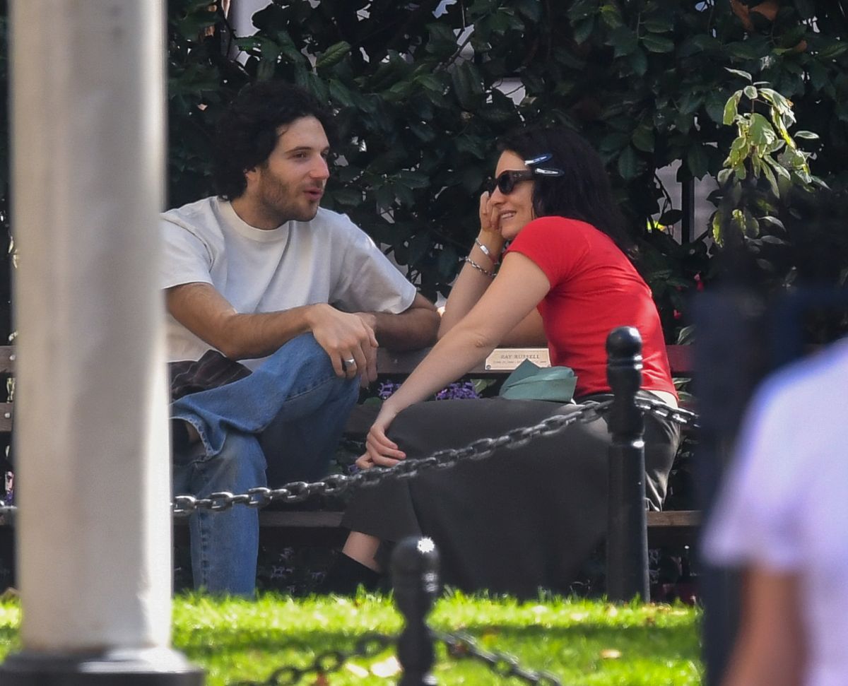 LORDE and Jim-E Stack Out in New York 10/12/2024 – HawtCelebs