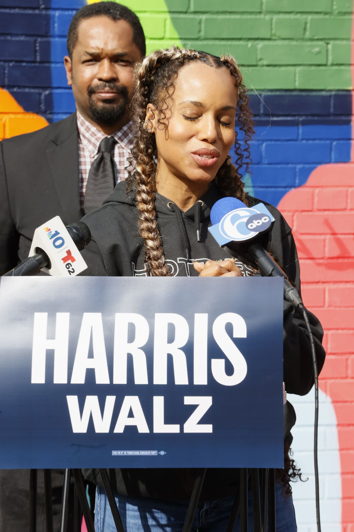 TESSA THOMPSON and KERRY WASHINGTON Speak at Harris Presser Event in ...