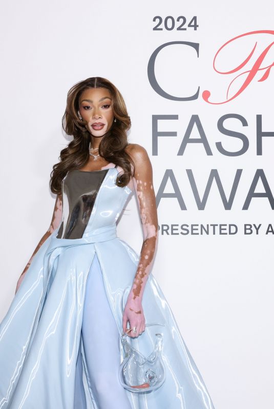 WINNIE HARLOW at CFDA Fashion Awards at American Museum of Natural ...