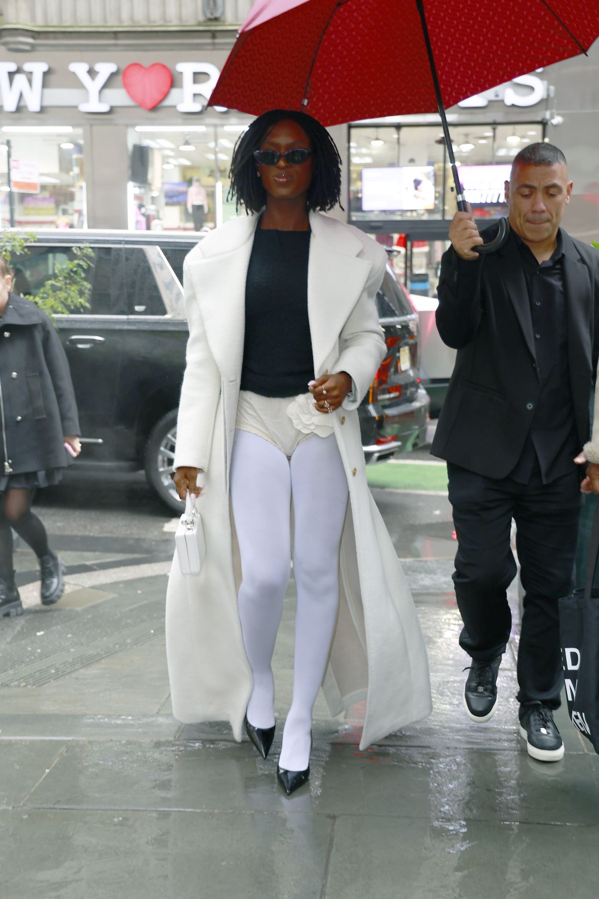 JODIE TURNER-SMITH Out ana About in New York City 11/26/2024 – HawtCelebs