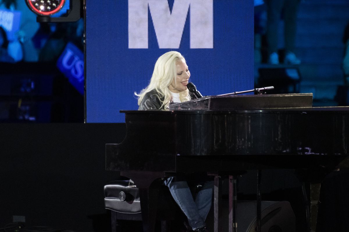 LADY GAGA Performs at Vice President Harris Final Campaign Rally in ...