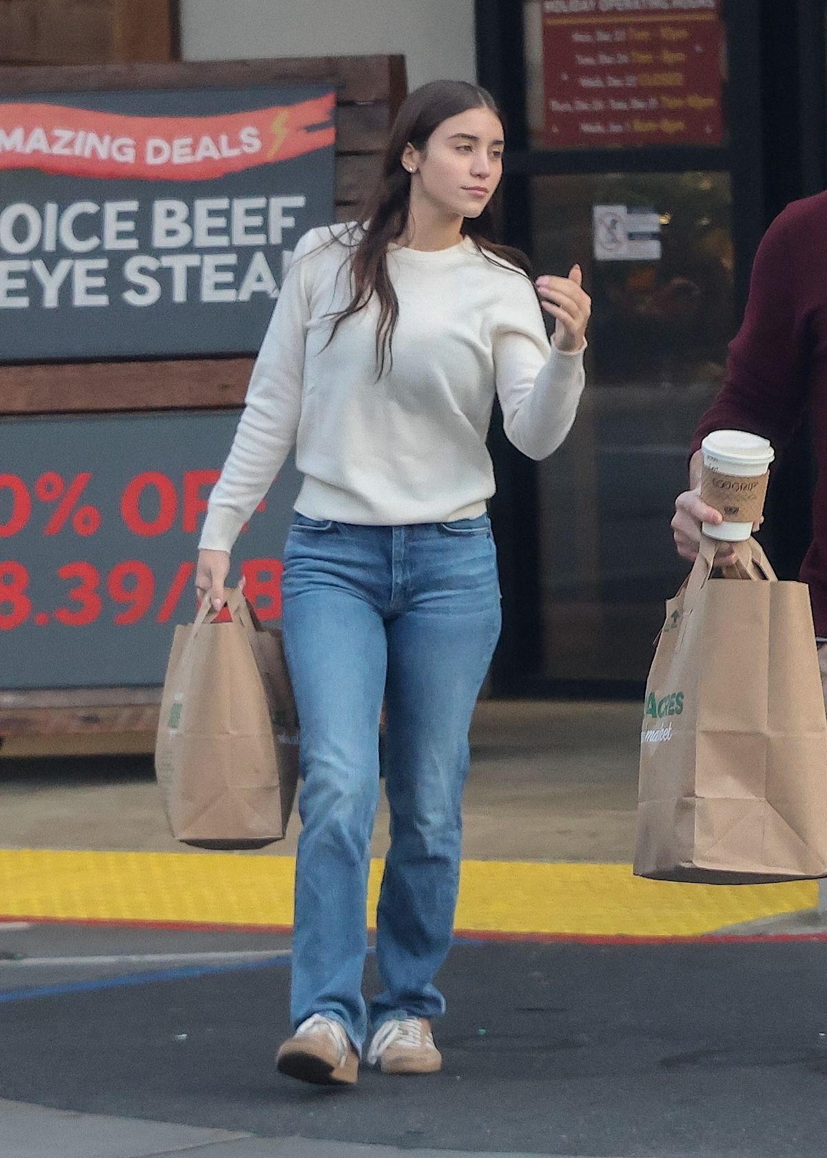CAYLEE COWAN and Casey Affleck Out on Grocery Shopping at Lazy Acres in ...