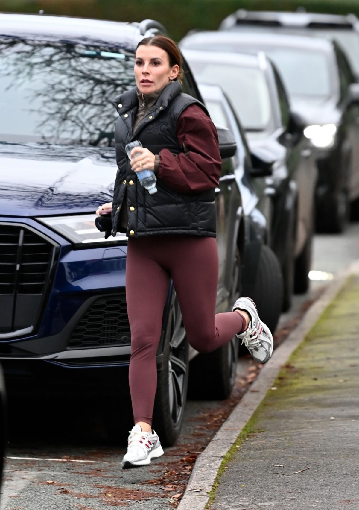COLEEN ROONEY Running to a Early Morning Gym Session in Cheshire 12/16 ...