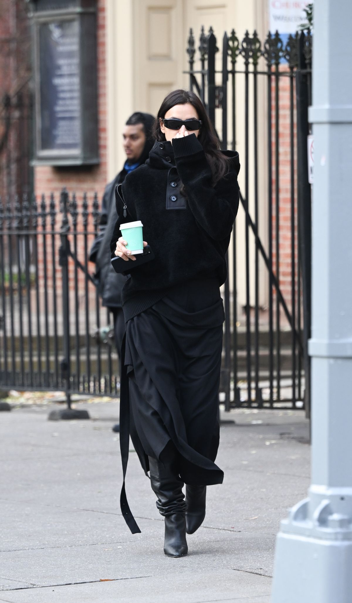IRINA SHAYK Out on a Morning Walk in New York City 12/09/2024 – HawtCelebs