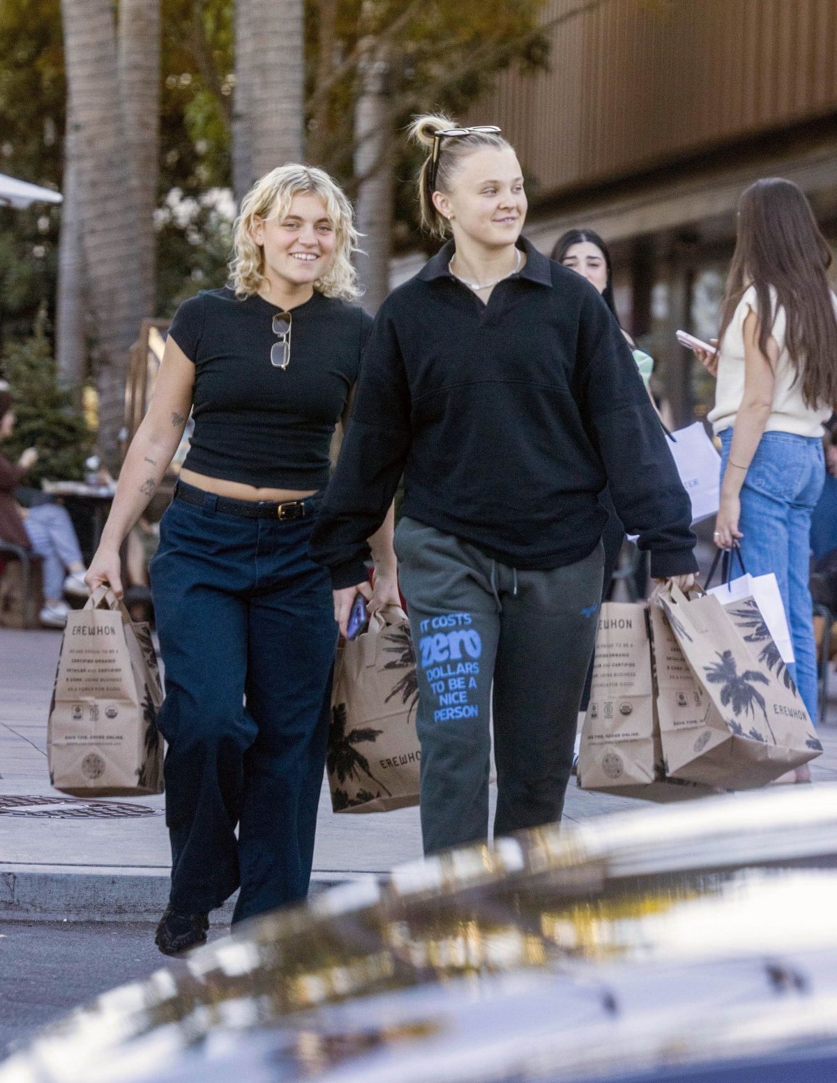 JOJO SIWA and KATH EBBS Shopping at Erewhon Market in Studio City 12/18 ...