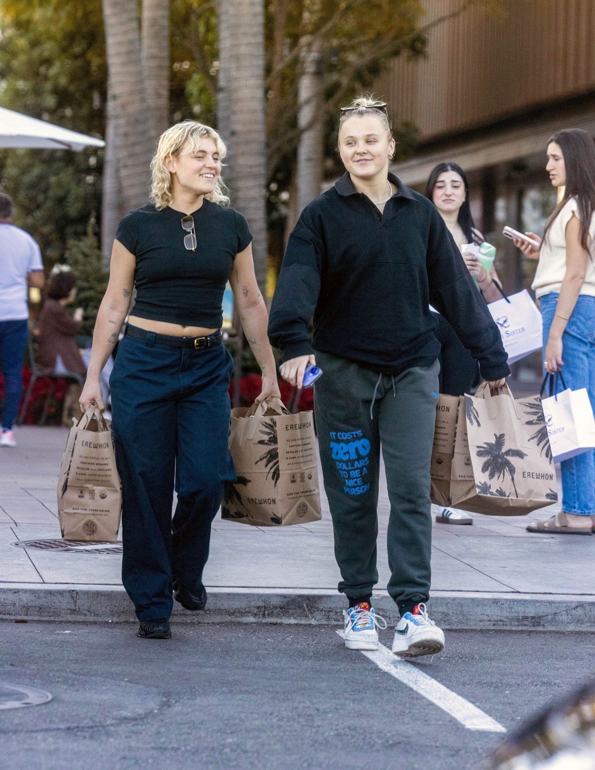 JOJO SIWA and KATH EBBS Shopping at Erewhon Market in Studio City 12/18 ...