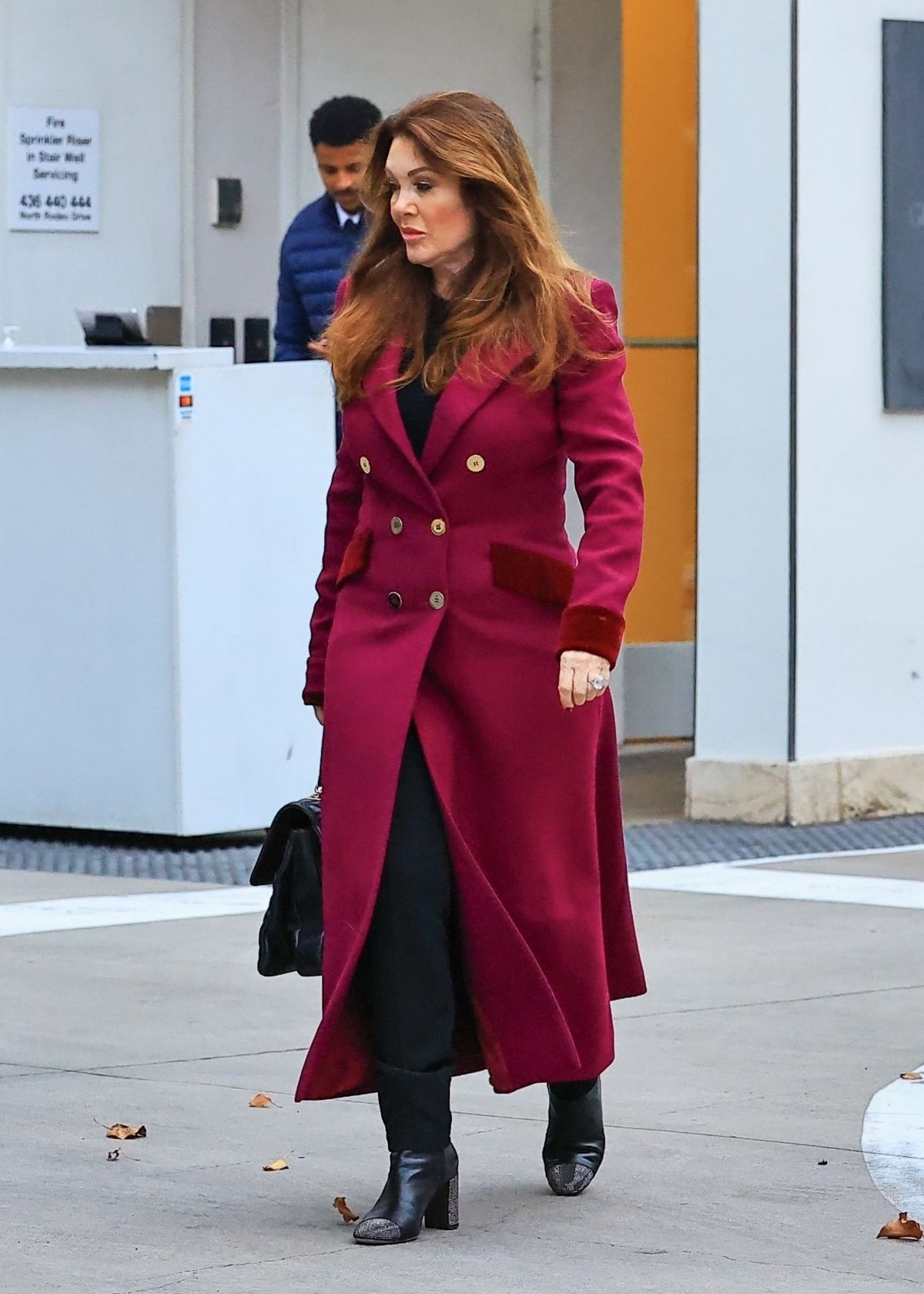 LISA VANDERPUMP Out and About in Beverly Hills 12/24/2024 – HawtCelebs