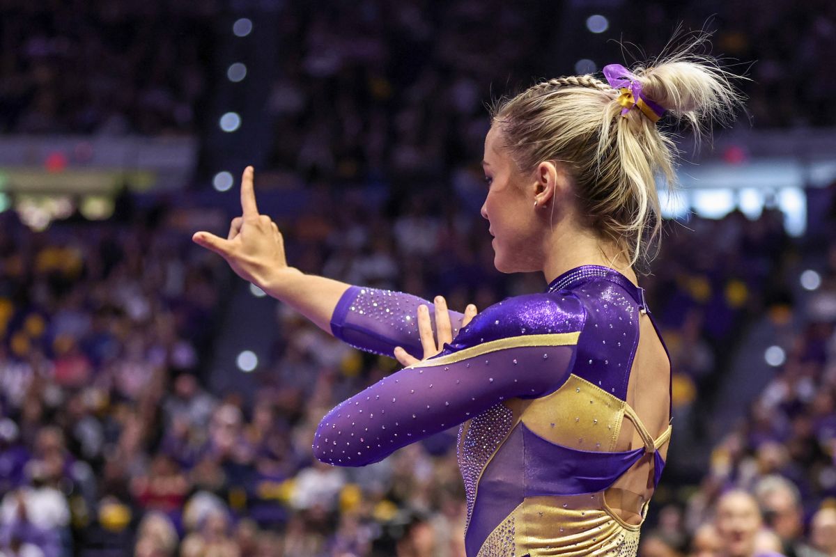 LIVVY DUNNE at Florida v LSU Gymnastics Meet in Baton Rouge 01/17/2025 ...