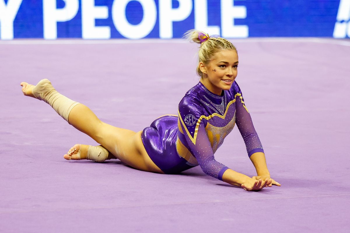OLIVIA DUNNE at Florida v LSU Gymnastics Meet in Baton Rouge 01/17/2025 ...