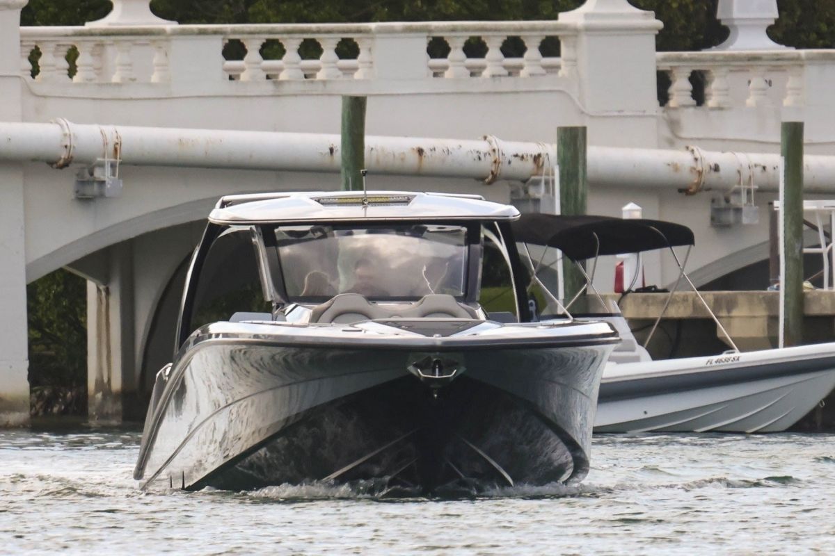 IVANKA TRUMP Enjoys a Boat Ride with Friends at Miami Bay 02/20/2025 ...