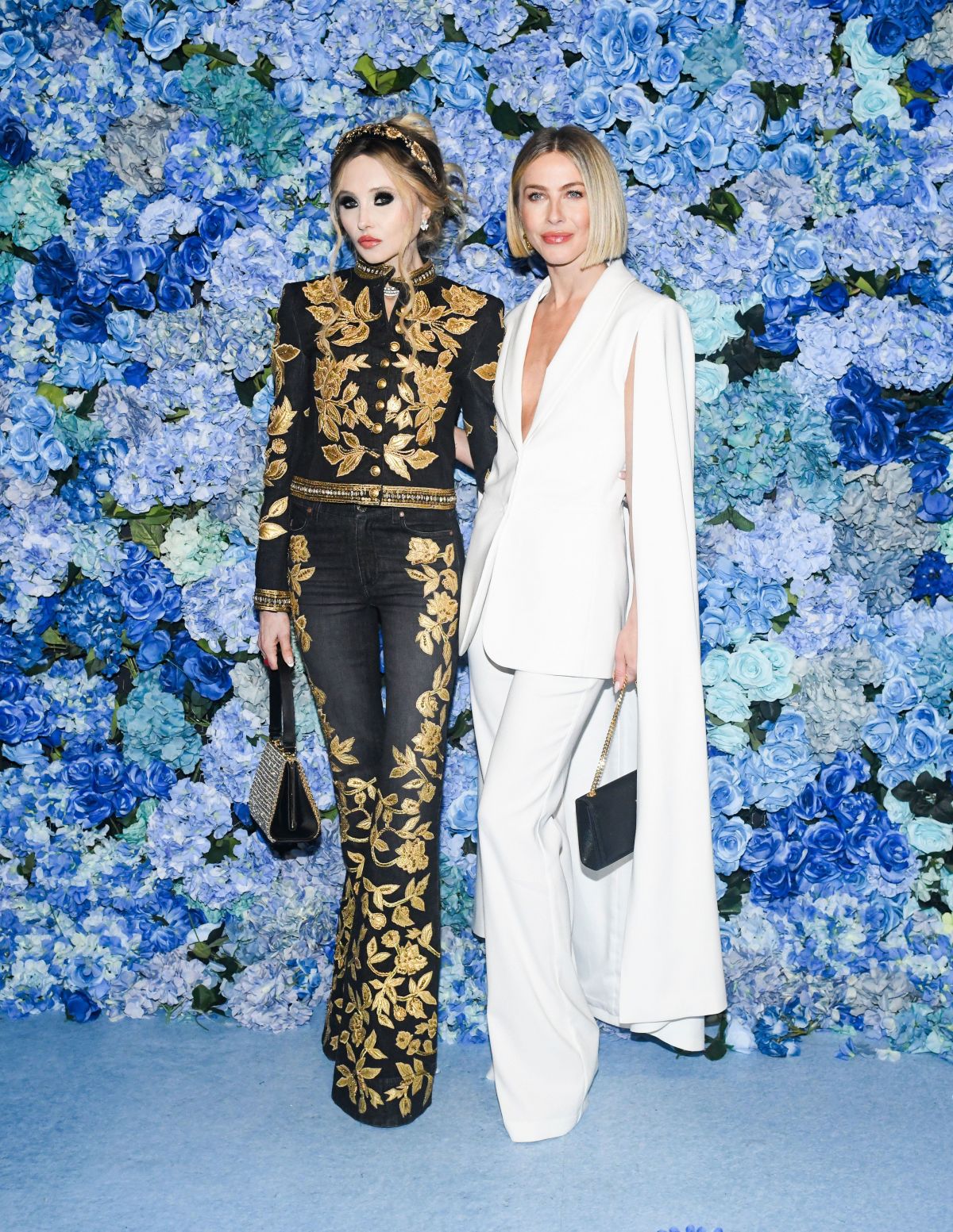 JULIANNE HOUGH at Alice + Olivia by Stacey Bendet Fall/winter 2025 Show ...