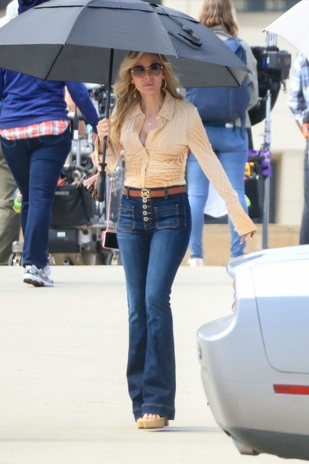 MICHELLE PFEIFFER Out and About in Los Angeles 02/20/2025 – HawtCelebs