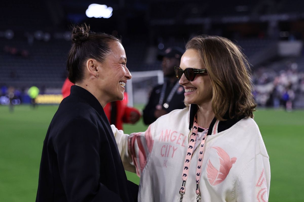 NATALIE PORTMAN at NWSL Match Between Angel City FC and Seattle Reign ...