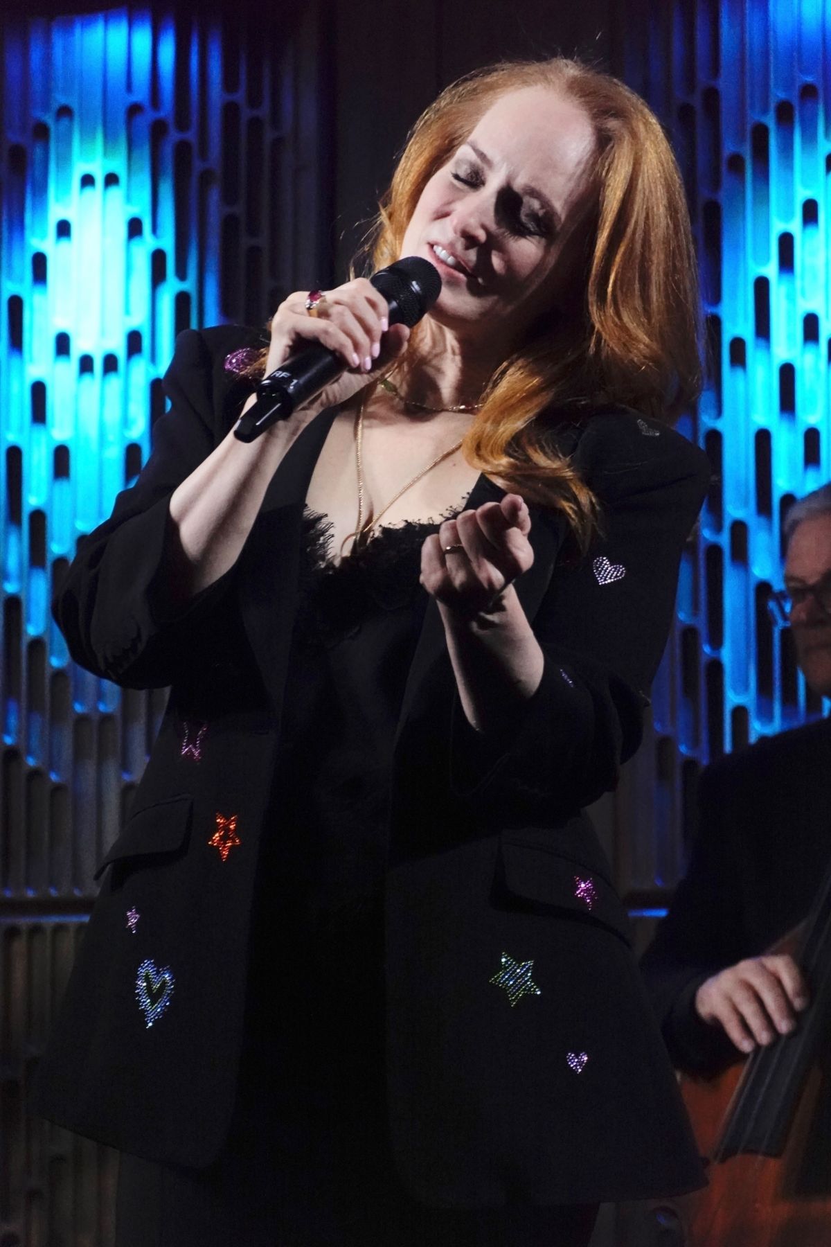 ANTONIA BENNETT Performs Live at a Restaurant in Las Vegas 04/04/2025 ...