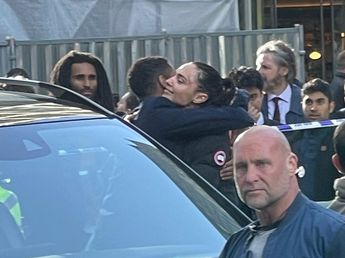 GAL GADOT and Alfred Enoch on the Set of The Runner in Canary Wharf in ...