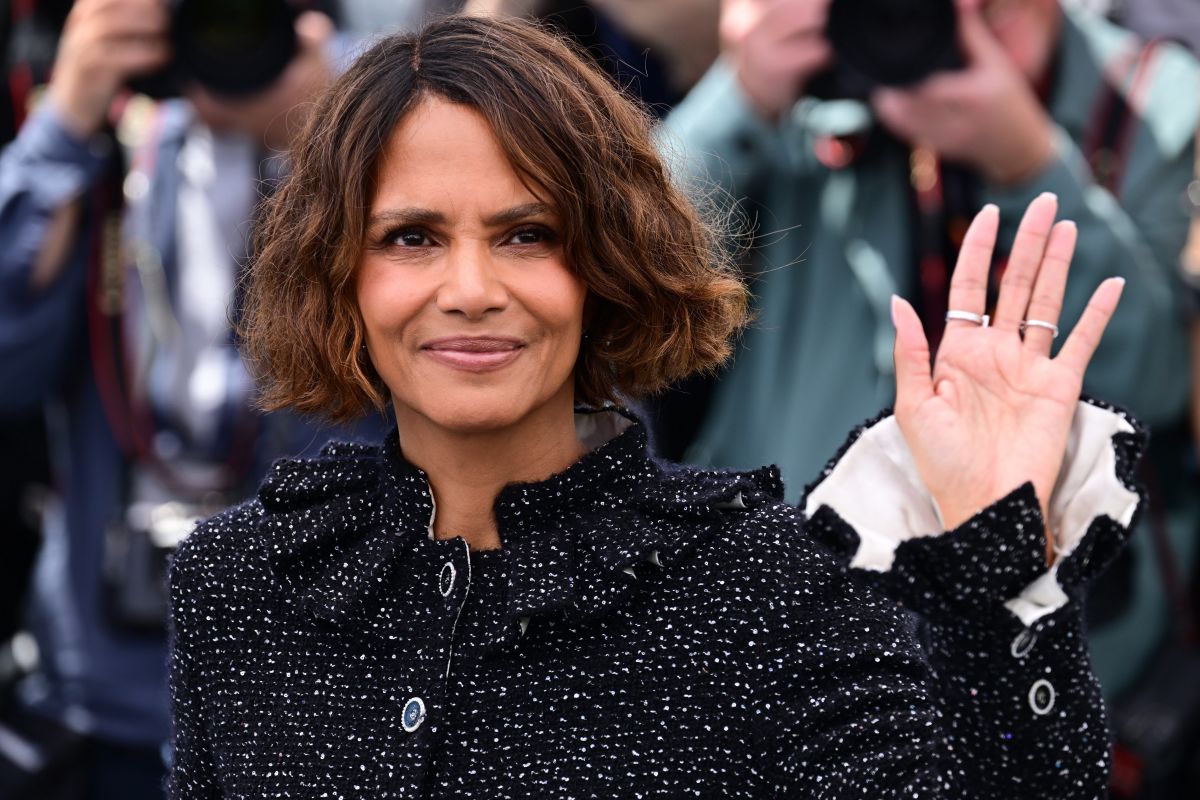 HALLE BERRY at Feature Films Jury Photocall at 78th Cannes Film ...