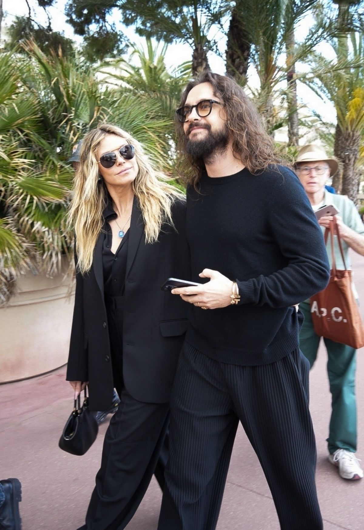 HEIDI KLUM and Tom Kaulitz Out at Cannes Film Festival 05/12/2025 ...