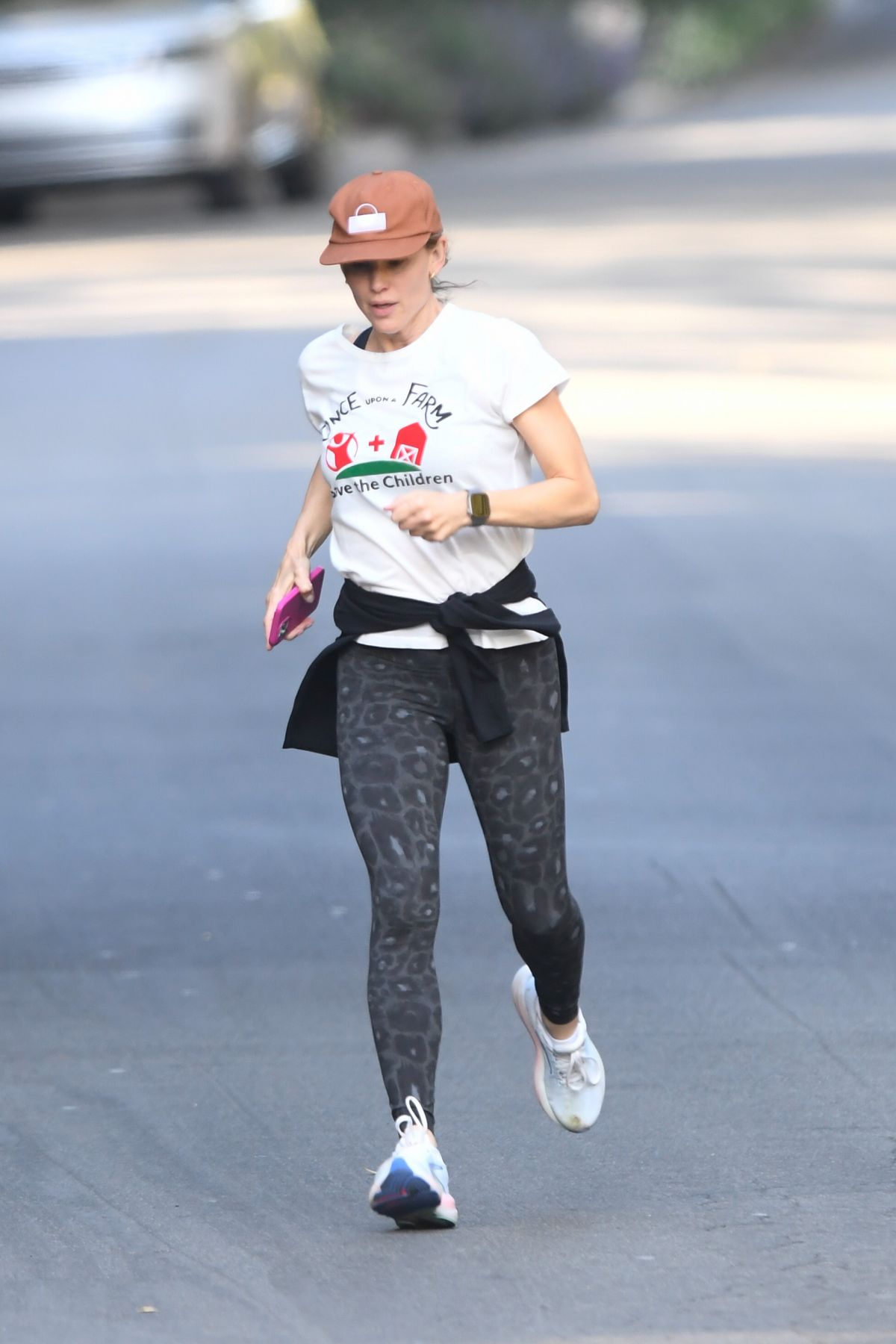 JENNIFER GARNER Out for a Run in Los Angeles 05/20/2025 – HawtCelebs