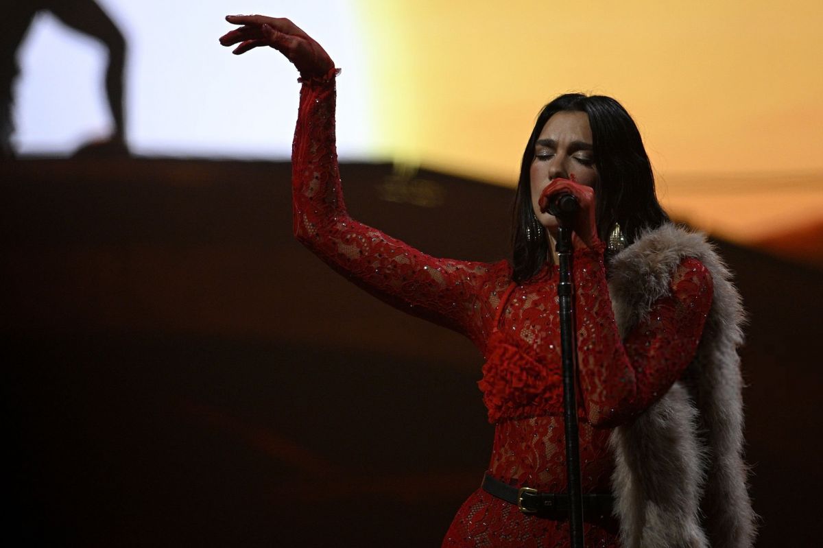 DUA LIPA Performs on Her Radical Optimism Tour at Ziggo Dome in ...