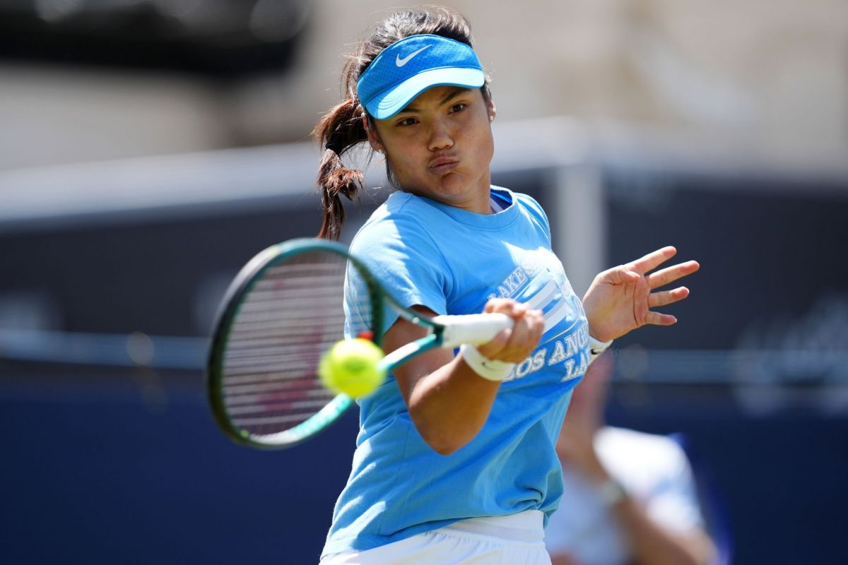 EMMA RADUCANU Practices for Lexus Eastbourne Open in Eastbourne 06/23 ...