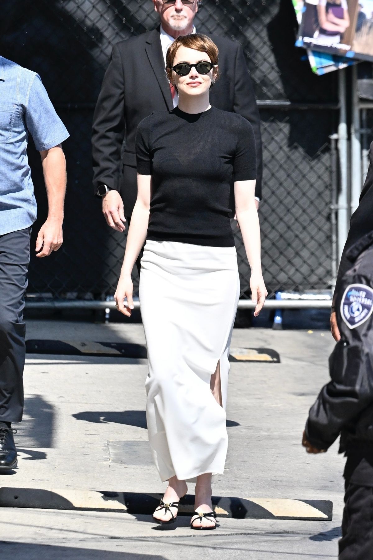 EMMA STONE Arrives at Jimmy Kimmel LIVE in Hollywood 06/2/2025 – HawtCelebs