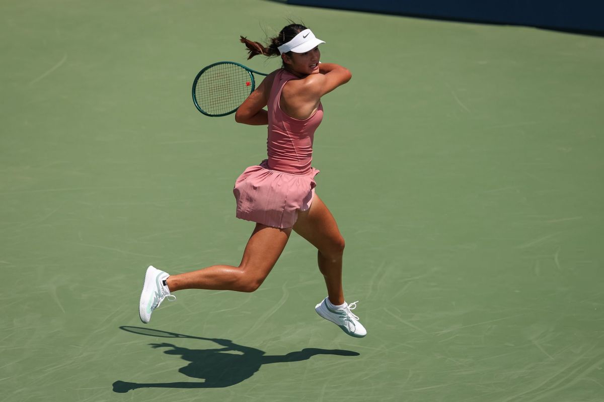 EMMA RADUCANU at Quarterfinal of Mubadala Citi DC Open in Washington, D ...