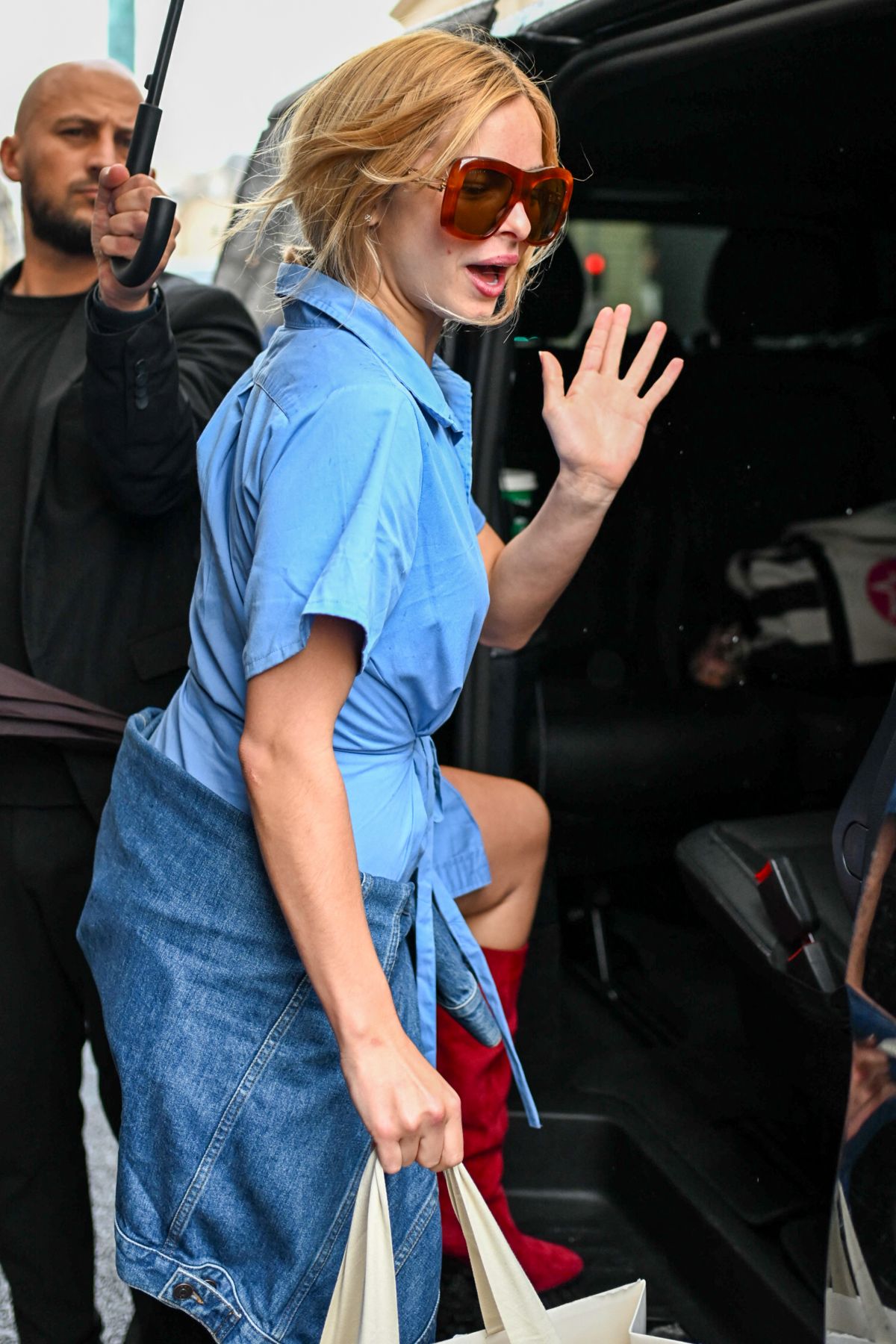 ADDISON RAE Leaves Costes Hotel on Way to Her Concert in Paris 09/02 ...