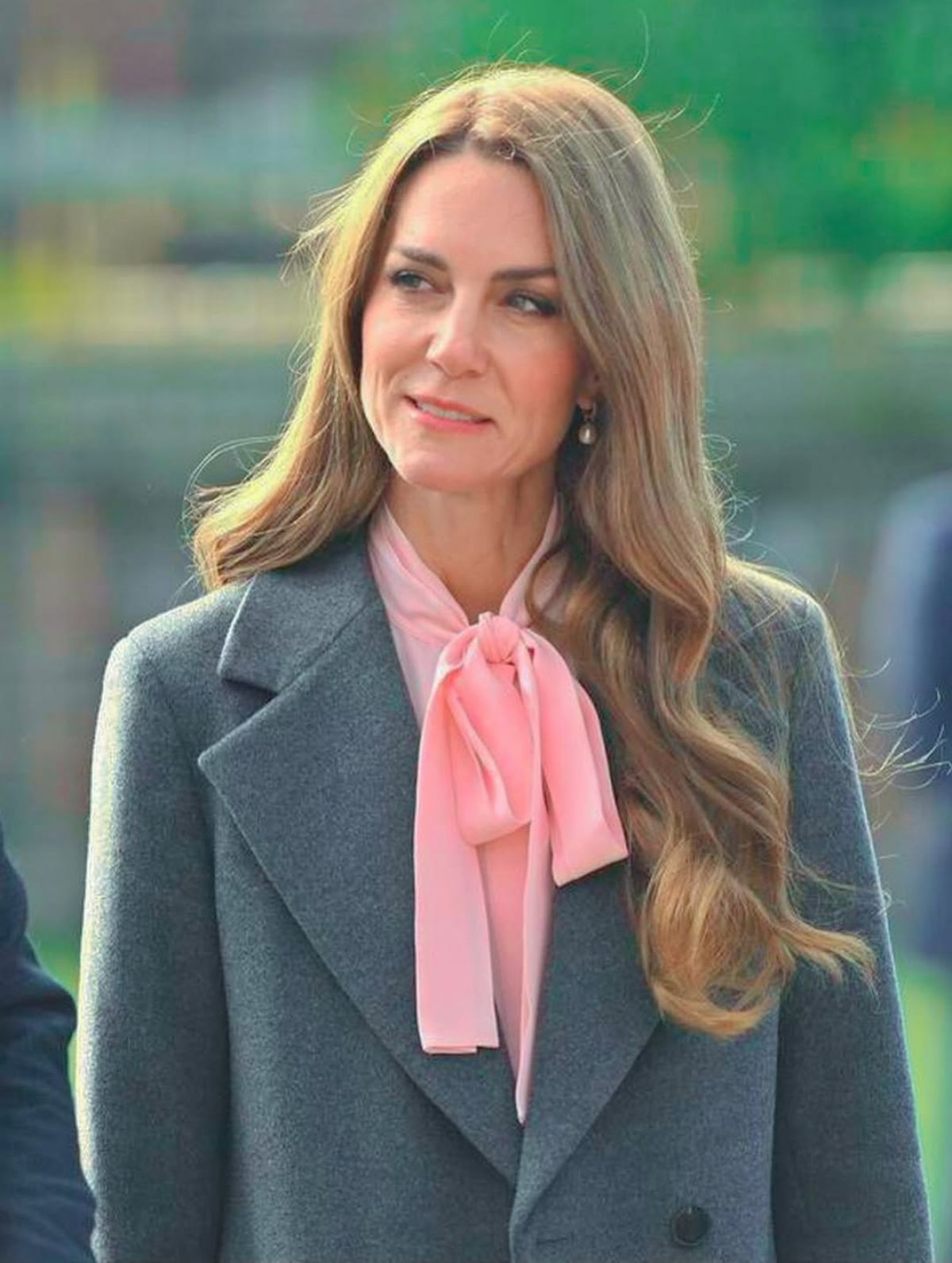 KATE MIDDLETON at Farnborough Road Infant and Junior School at Birkdale ...