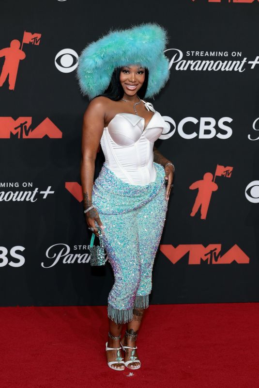 SUMMER WALKER at 2025 MTV Video Music Awards at UBS Arena in Elmont 09 ...