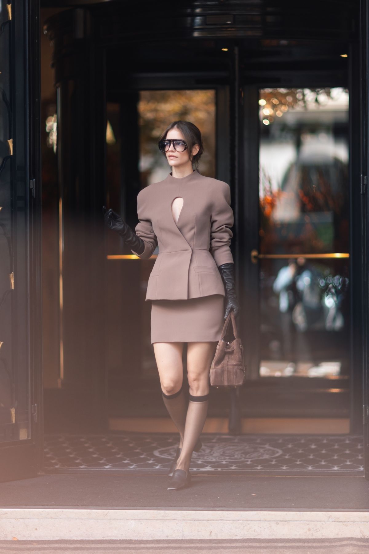 BARBARA PALVIN Leaves Four Seasons Hotel in Paris 10/05/2025 – HawtCelebs