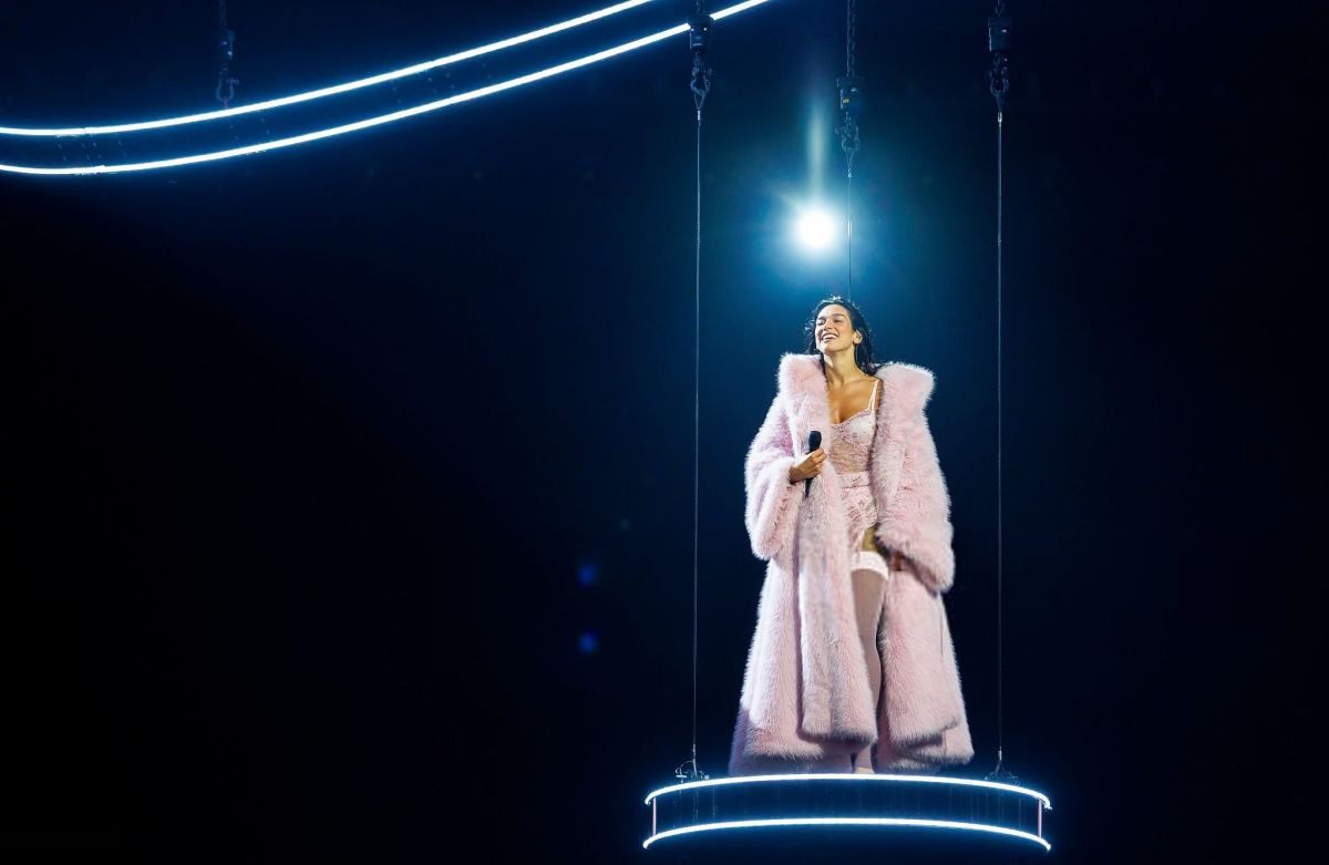 DUA LIPA Performs on Her Radical Optimism Tour at Kia Forum – Night 2 ...