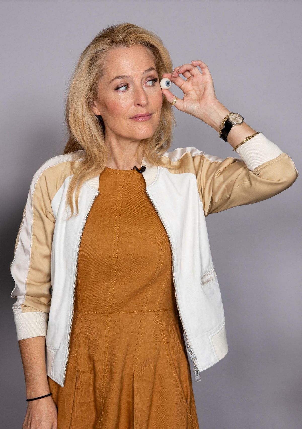 GILLIAN ANDERSON OBE to be Immortalised at Madame Tussauds in London 10 ...