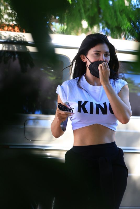 KYLIE JENNER Leaves Her New Kylie Cosmetics Pop-up Store in Los Angeles ...