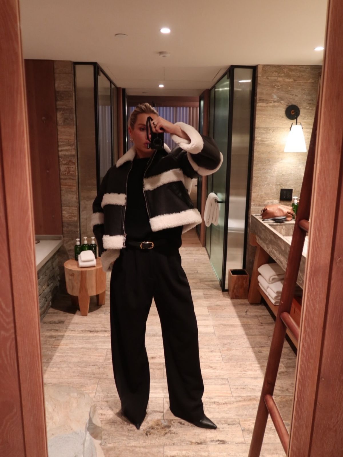 CLAIRE HOLT – Instagram Photos 11/21/2025 – HawtCelebs
