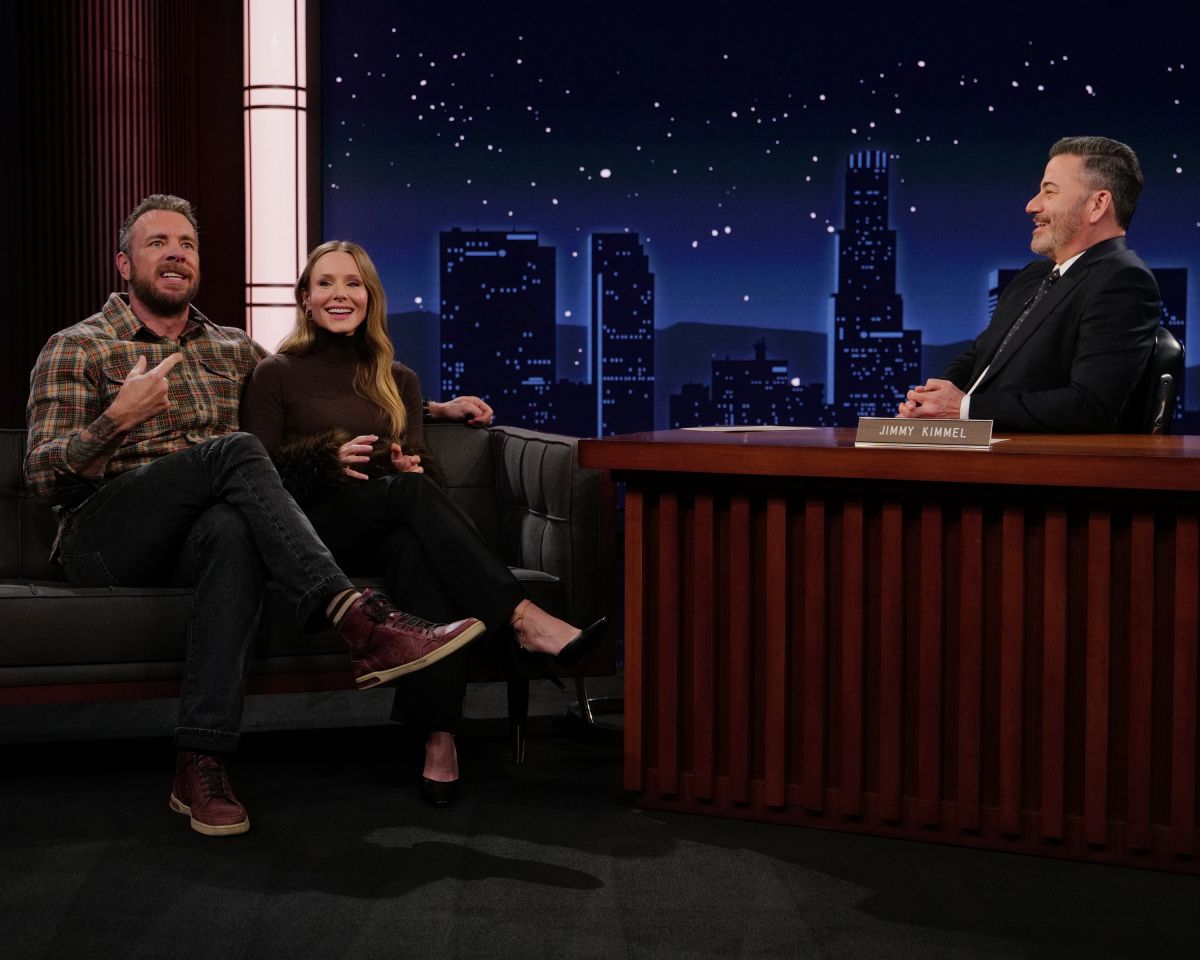 KRISTEN BELL at Jimmy Kimmel Live 11/25/2025 – HawtCelebs