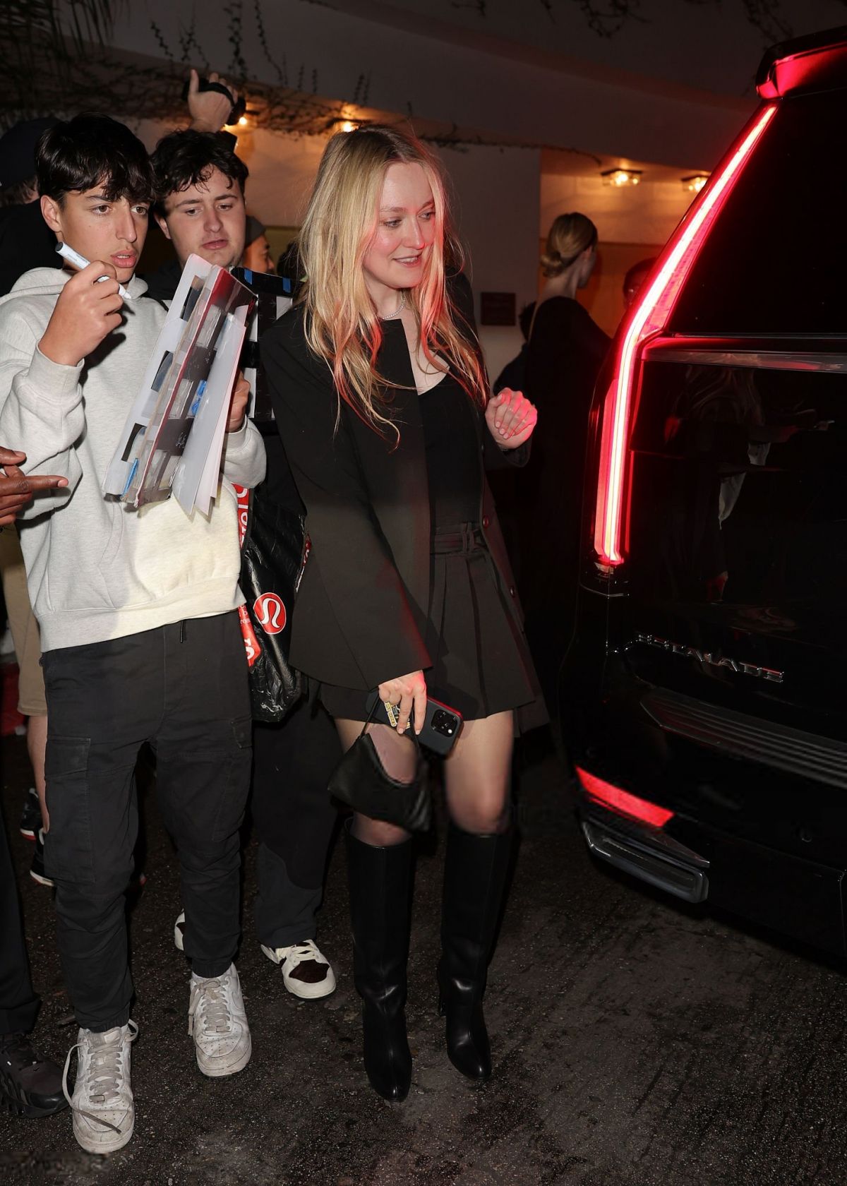 DAKOTA and ELLE FANNING Arrives at Vas J Morgan’s Holiday Party in Los ...