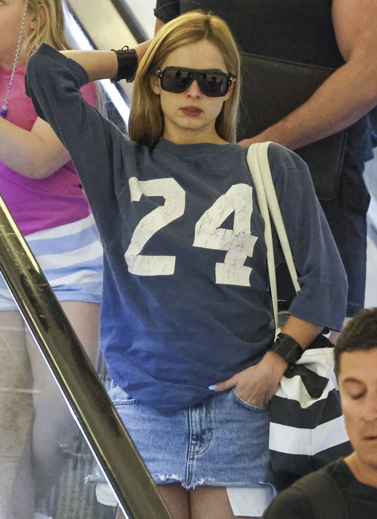 ADDISON RAE Arrives at Perth Airport in Perth 01/02/2026 – HawtCelebs