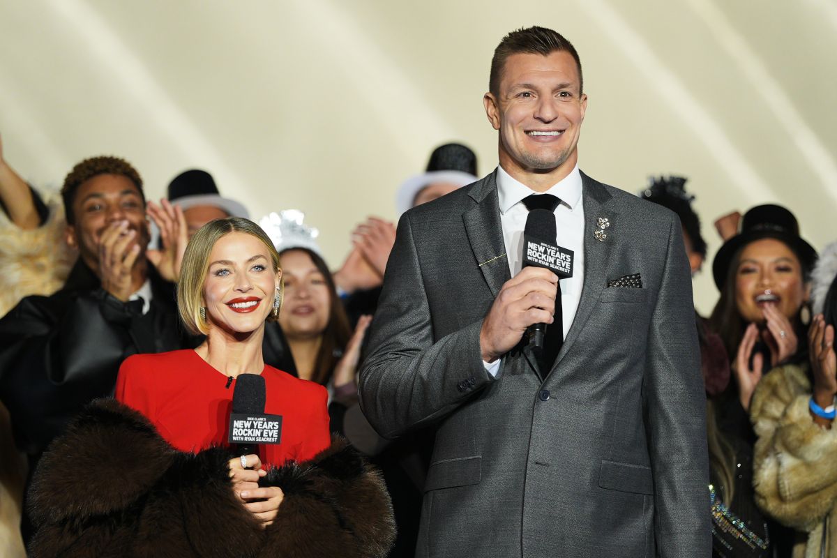 JULIANNE HOUGH at Dick Clark’s New Year’s Rockin’ Eve with Ryan ...